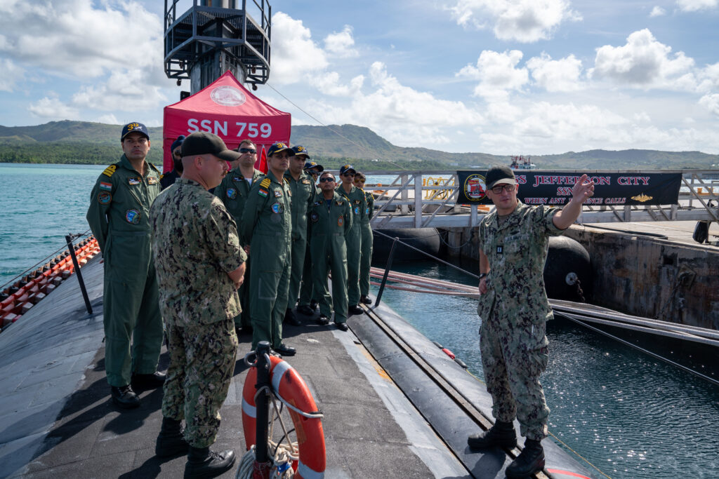 Indian navy sailors tour the Los Angeles-class fast-attack submarine ...